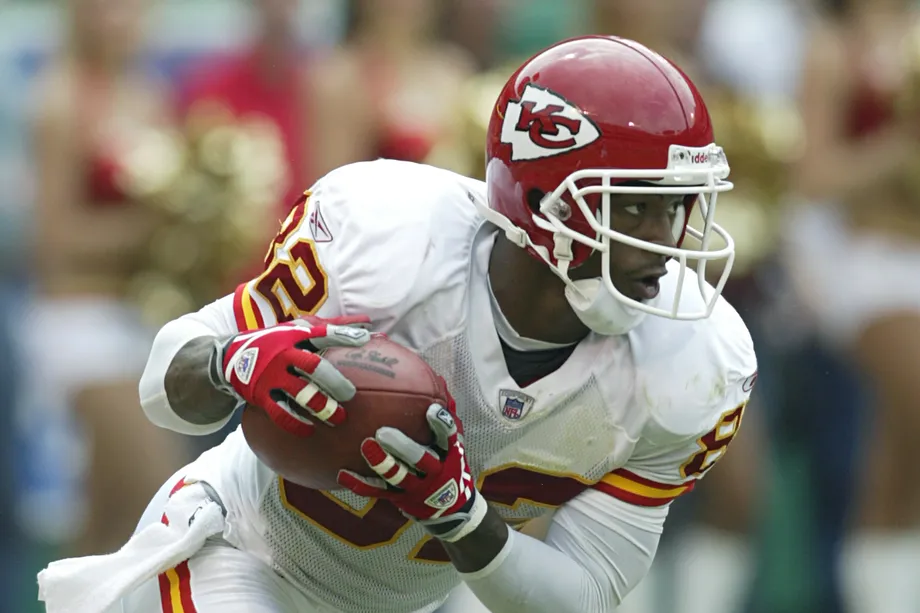 Dante Hall: The Kanas City Chiefs Electrifying X-Factor - Chiefs Legacy